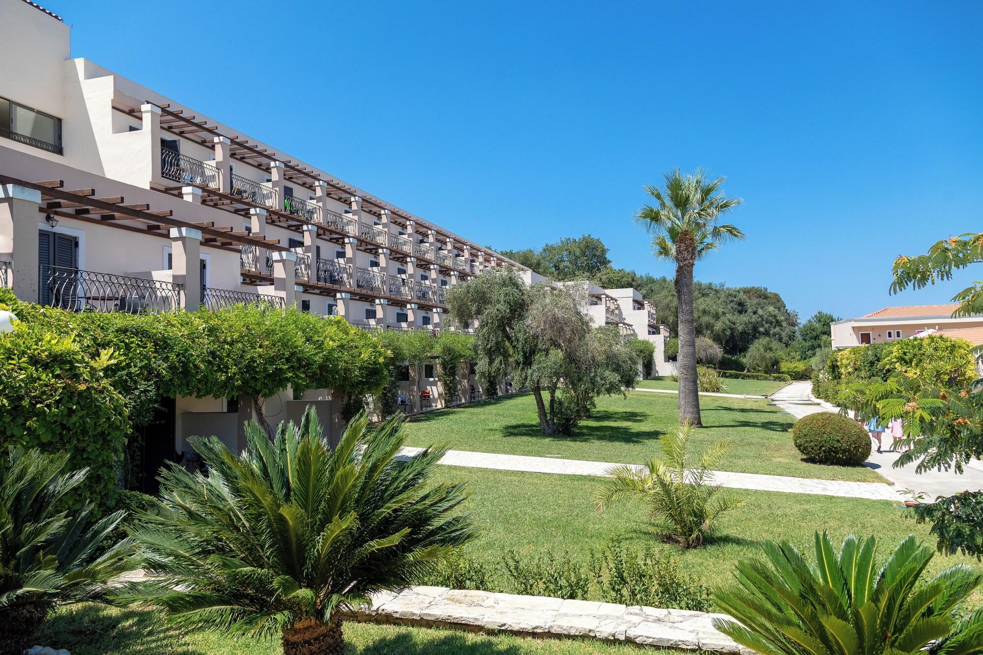 Roda Beach Resort & Spa All-inclusive Pelekas | Hoteles en Despegar
