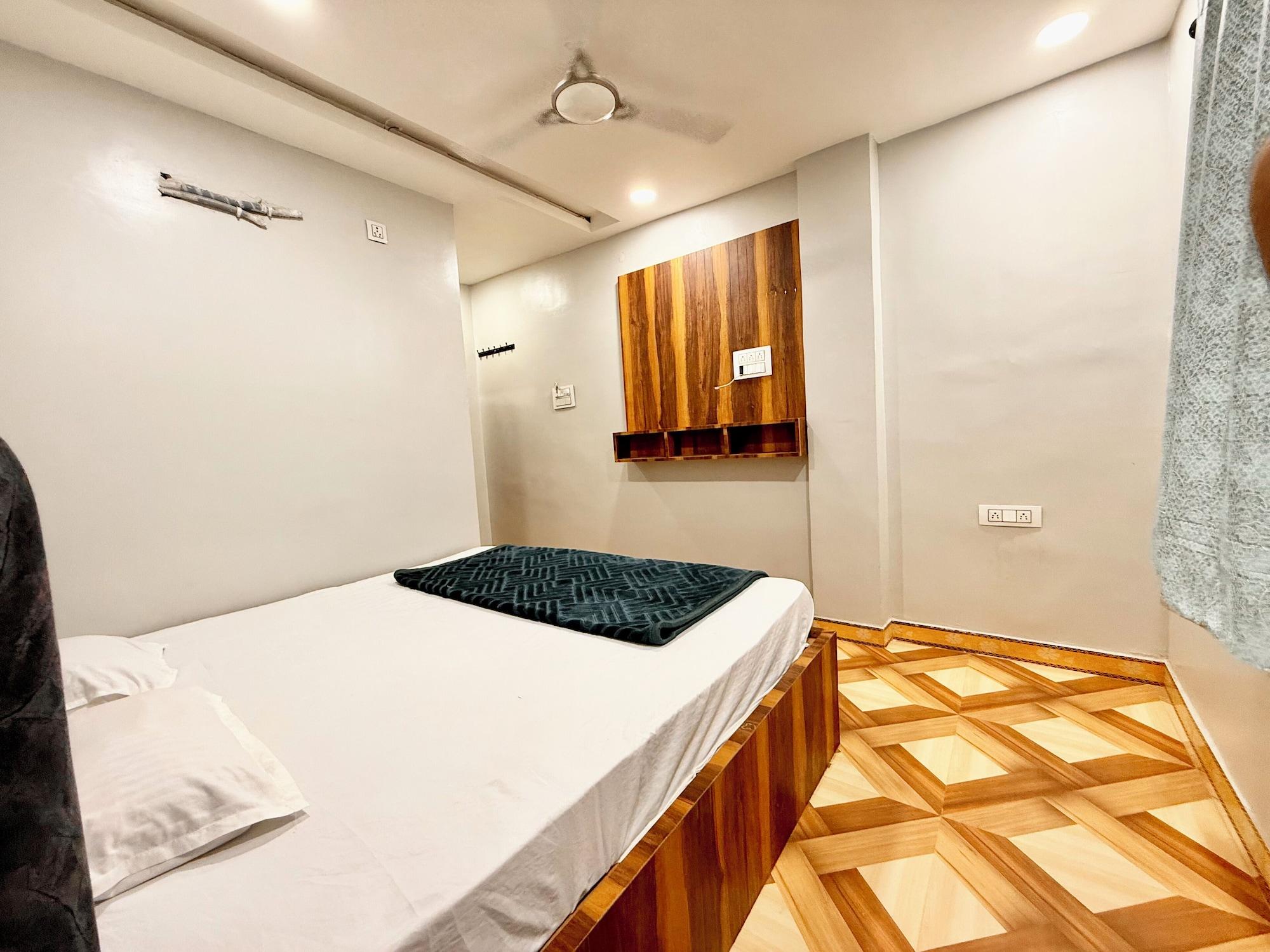 Hotel DMD Inn near Temple & Rail Staion Ujjain | Hotéis na Decolar