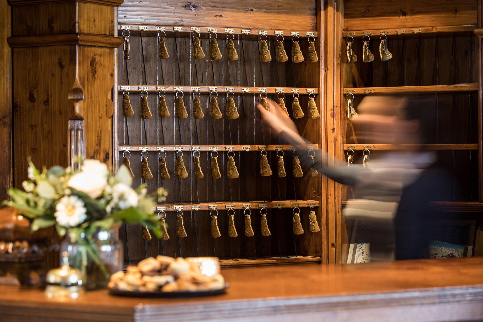 National Zermatt – Matterhorn Views, Sunnegga Gateway & SPA Zermatt ...