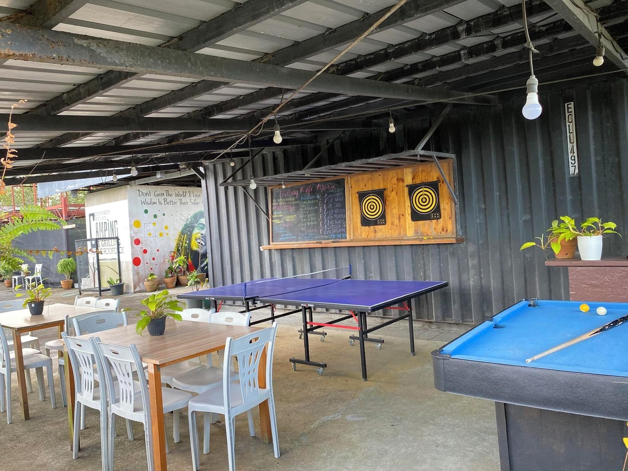 Containers by Eco Hotels Tagaytay | Hoteles en Despegar